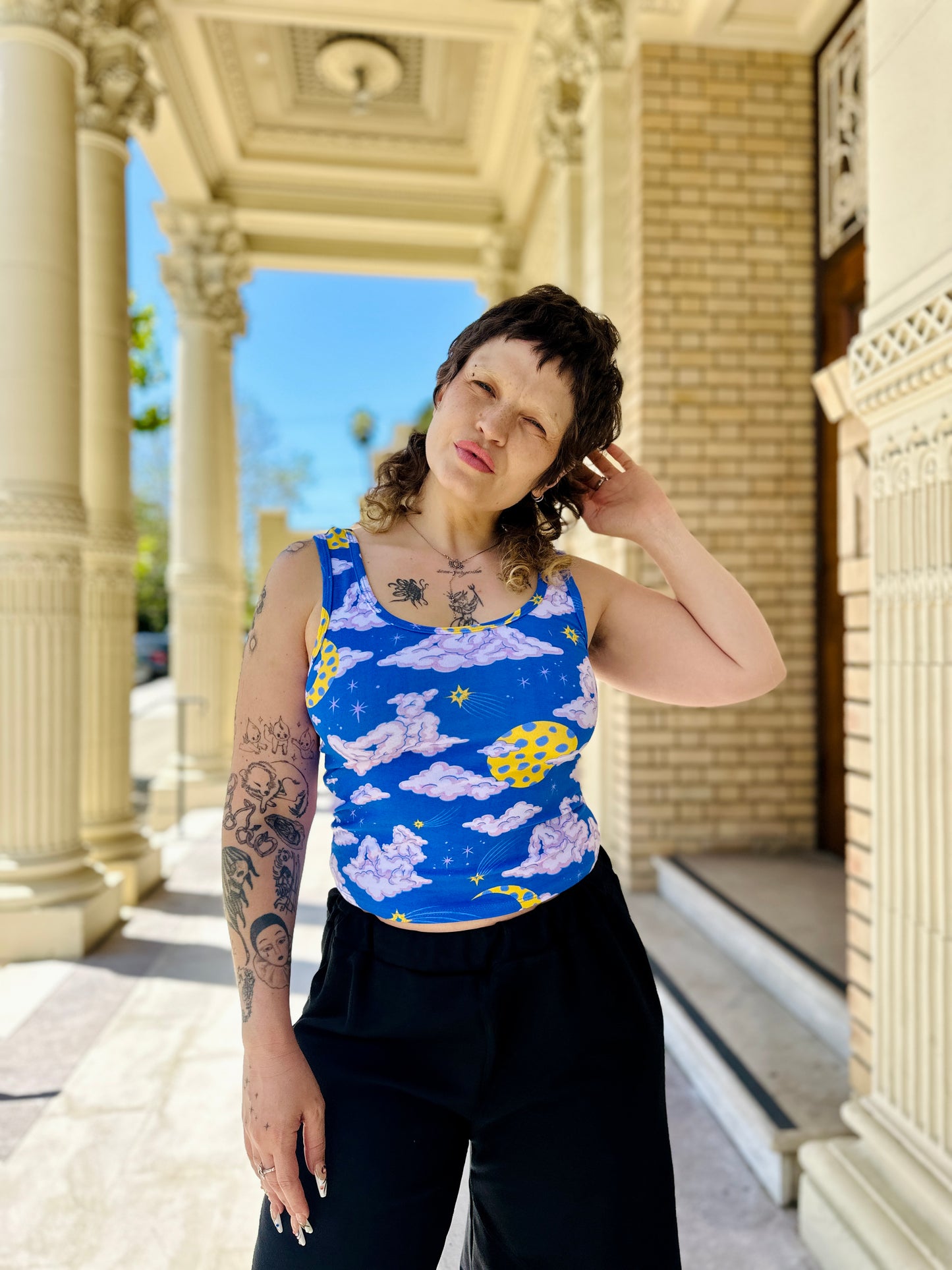 Everyday Tank Cloud People – NOOWORKS