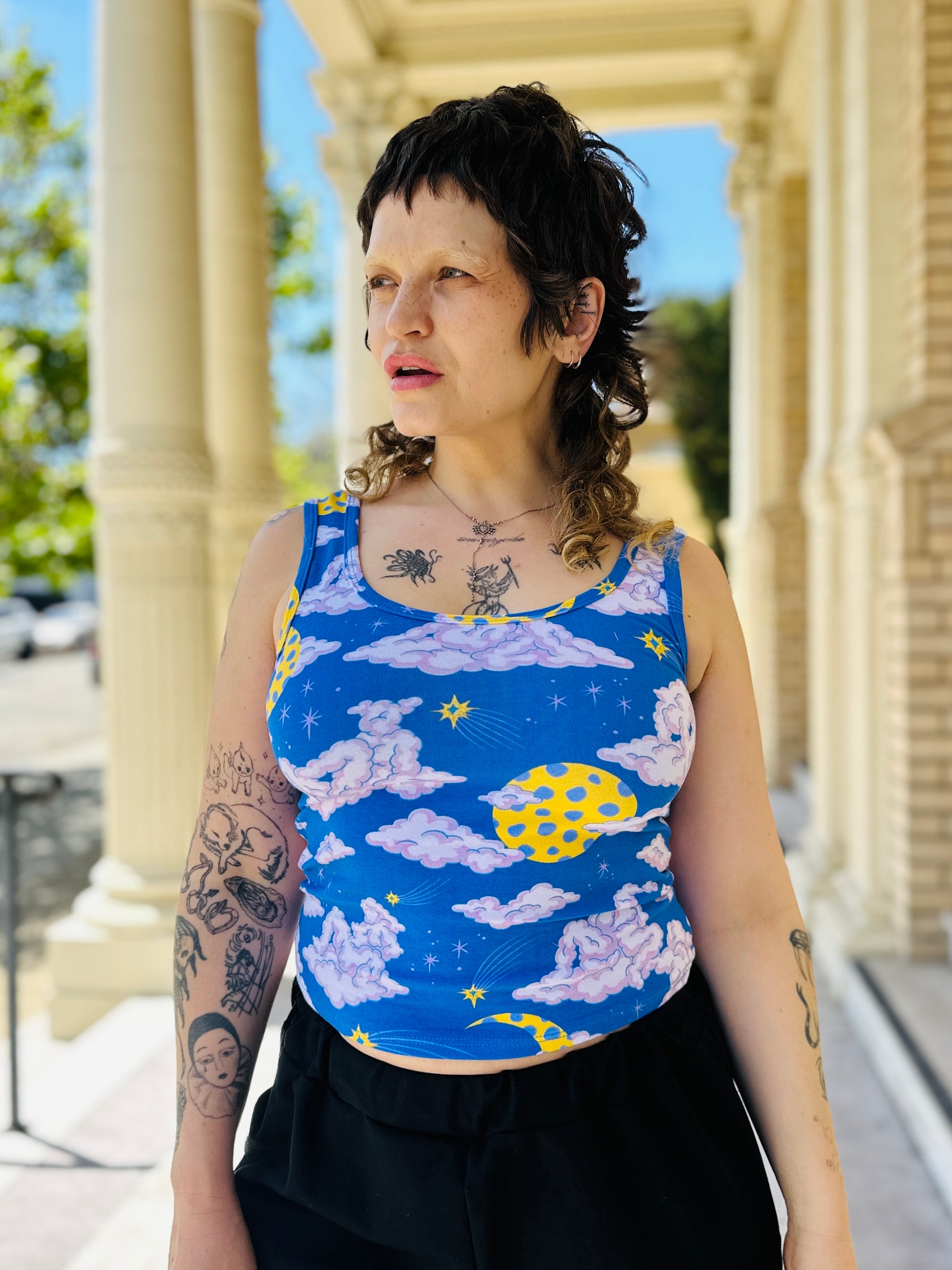 Everyday Tank Cloud People – NOOWORKS